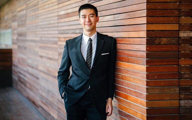 Why Are Formal Uniforms Important in Corporate Industries?